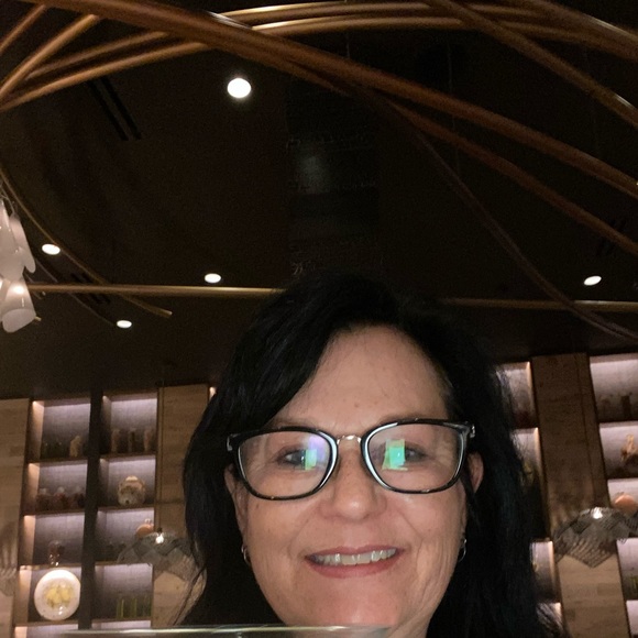 Angela's Closet (@angela_trombi) | Poshmark